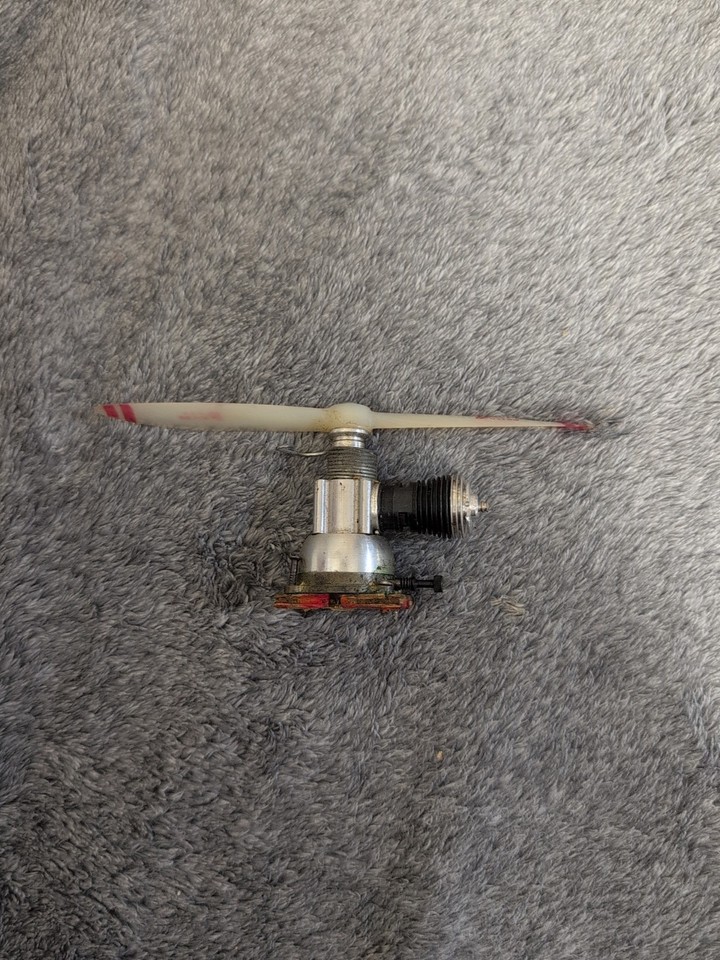 Vintage Model Airplane Engine With Nylon Propeller | eBay