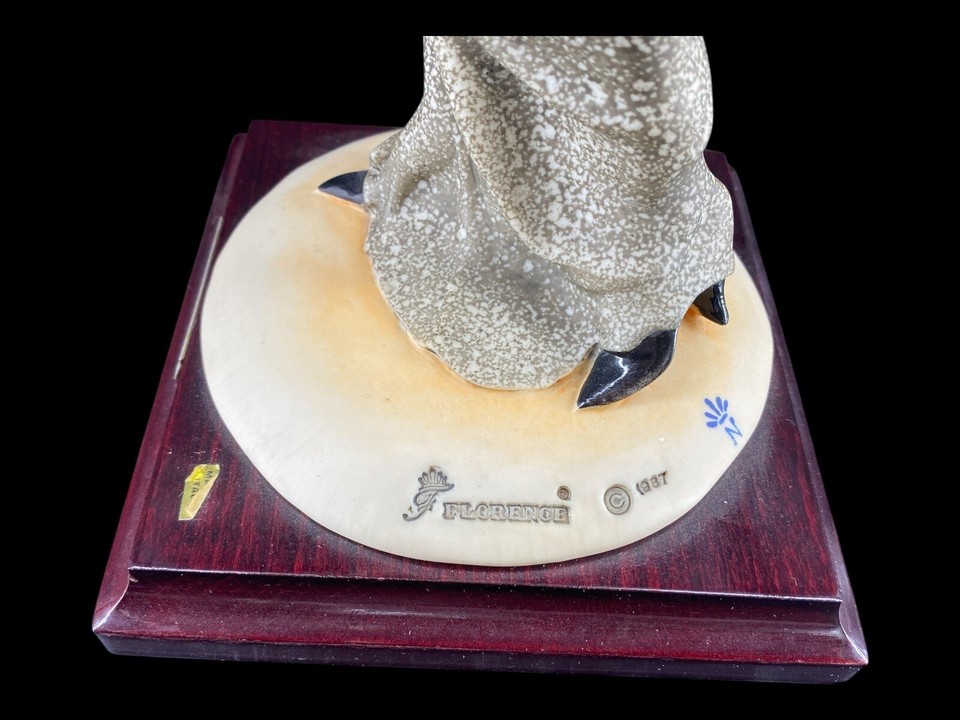 Florence Giuseppe Armani Italy Figurine Lady w/ Muff 0014/5000 Limited ...