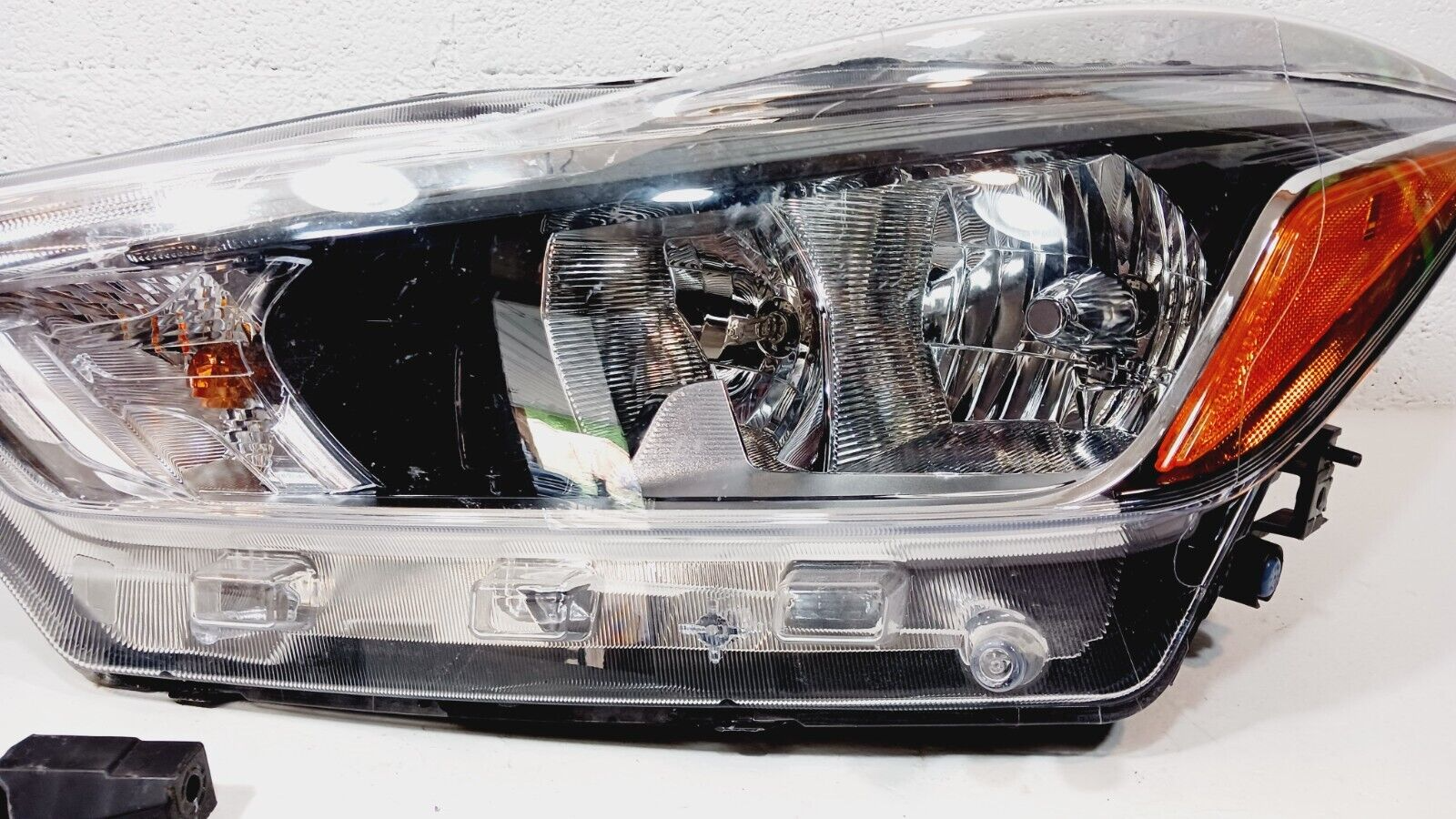 2018 2019 2020 Nissan Kicks Driver LH Side Halogen Headlight OEM P/N ...