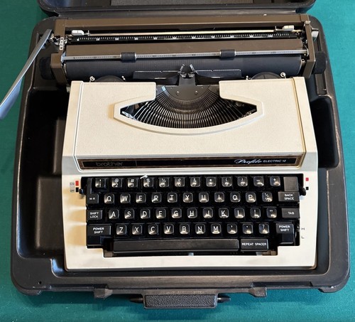 VINTAGE BROTHER PROFILE ELECTRIC 12 TYPEWRITER | eBay