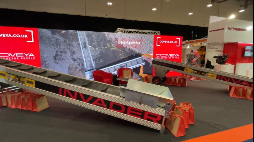 LED Video Wall Hire Large Video screen, Indoor LED Screen Rental, Pitch ...