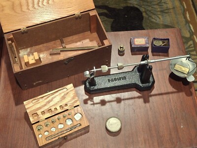 Vintage Pacific Powder Scale in Wooden Container W/ separate weights ...