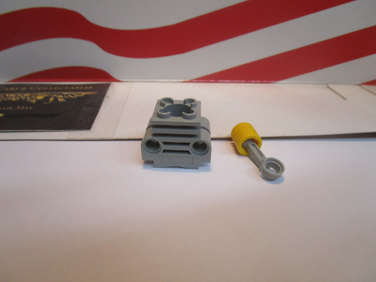 Lego (1) LIGHT GRAY CYLINDER HEAD & PISTON PARTS & ROD #2850/2851/2852 ...