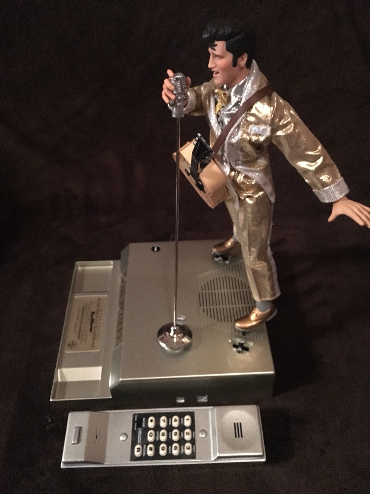 1996 TeleMania Elvis Presley Singing & Dancing Commemorative Telephone ...