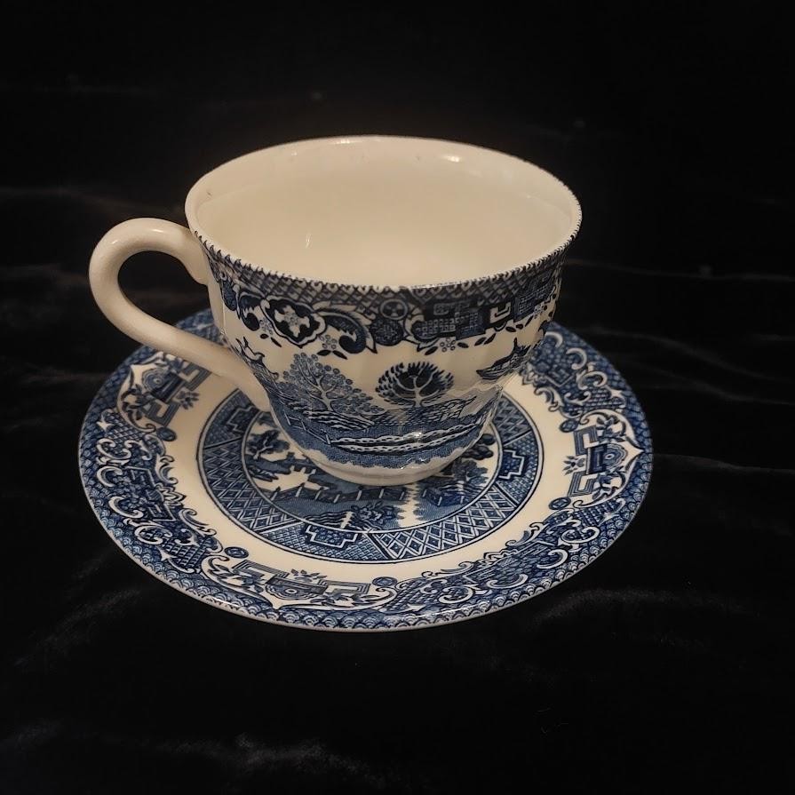 Vintage English Ironstone Tableware Willow Pattern Tea Cups and Saucers ...