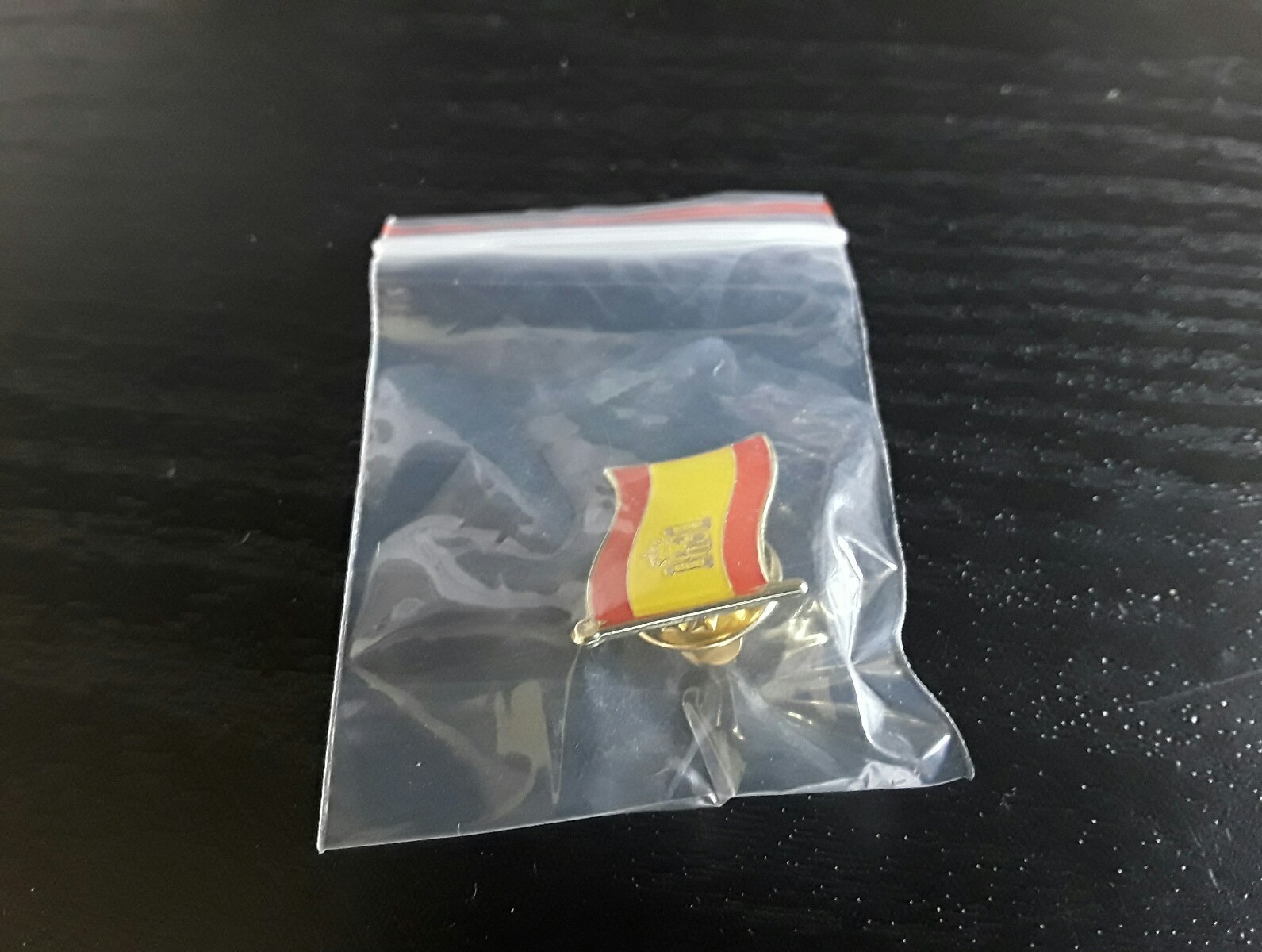 SPAIN Spanish Metal Flag Lapel Pin Badge *NEW*MIX & MATCH BUY 3 GET 2 ...