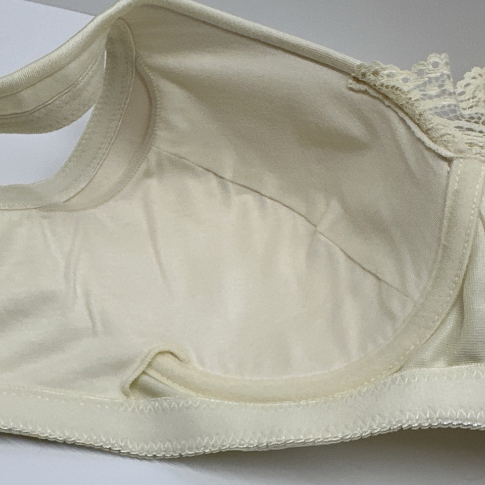 Jodee Mastectomy Bra Wireless Soft Cup Ivory Off White 810 38AA Pockets ...