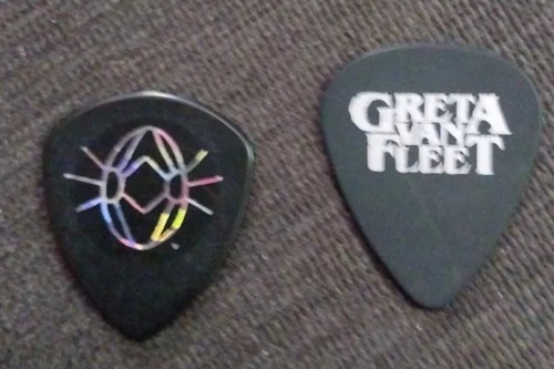 GRETA VAN FLEET SAM KISKA BASS GUITAR PICK STARCATCHER TOUR + JAKE ...