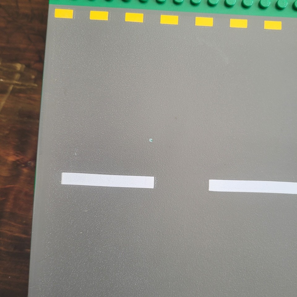 LEGO 32x32 Green Road Straight with Dark Gray Road Yellow Stripes ...