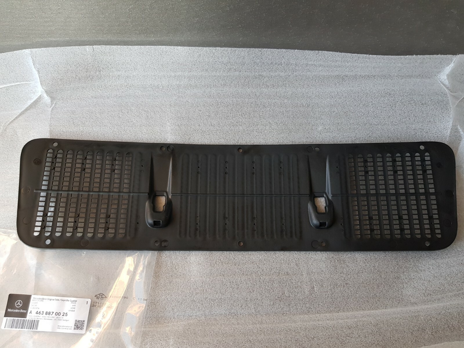 Genuine Mercedes W460 W461 W463 bonnet hood grill A4638870025 | eBay