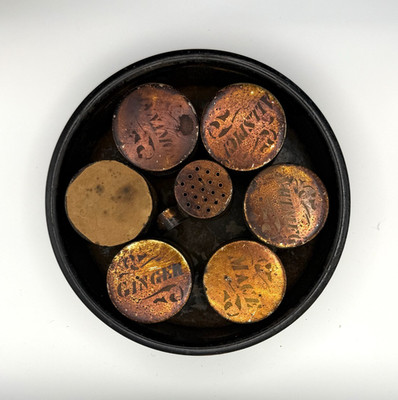 Antique Round Spice Tin Set–6 Individual Spice Tins + Central Shaker ...