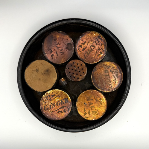 Antique Round Spice Tin Set–6 Individual Spice Tins + Central Shaker ...