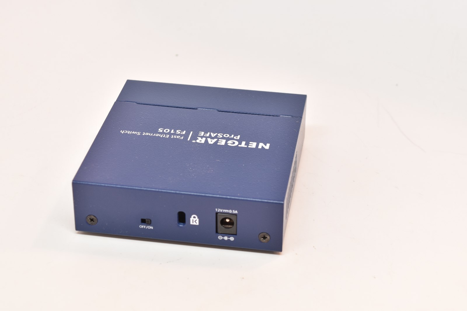 NETGEAR ProSafe FS105 10/100 Desktop Switch - switch - 5 ports ...