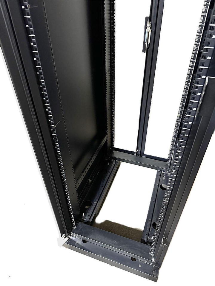 APC AR2100BLK NETSHELTER SX 42U SERVER RACK AR3100 Enclosure | eBay