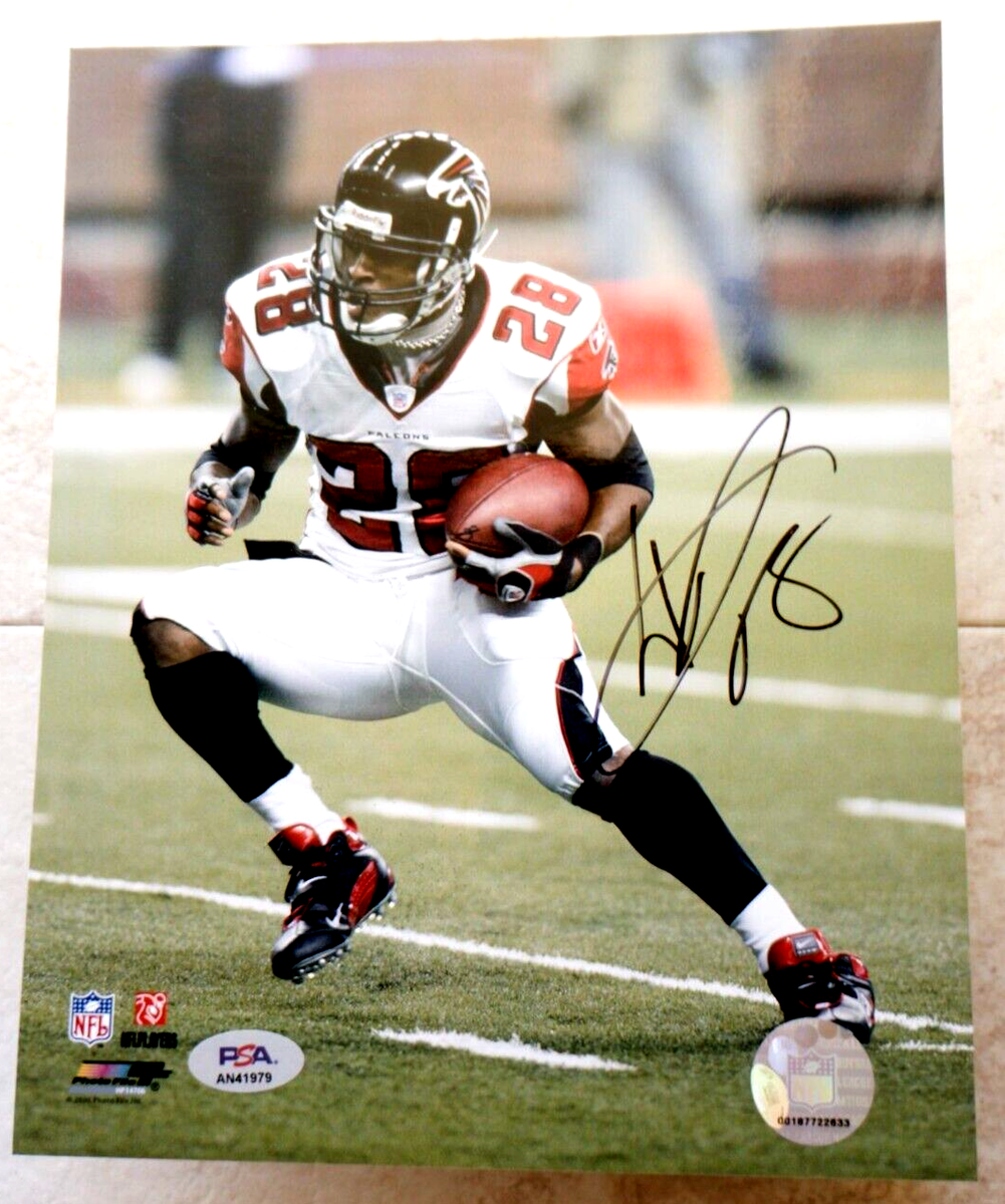 Warrick Dunn Falcons Warrick Dunn Of The Atlanta Falcons Runs Out Of