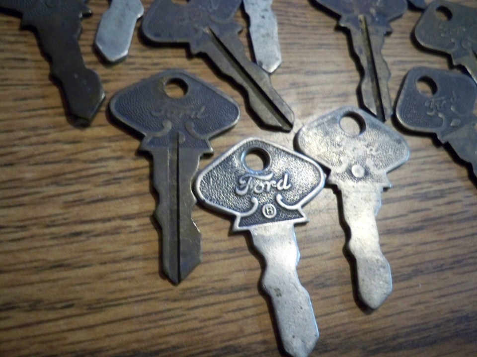 LOT OF 11 MODEL T FORD IGNITION KEYS. | eBay