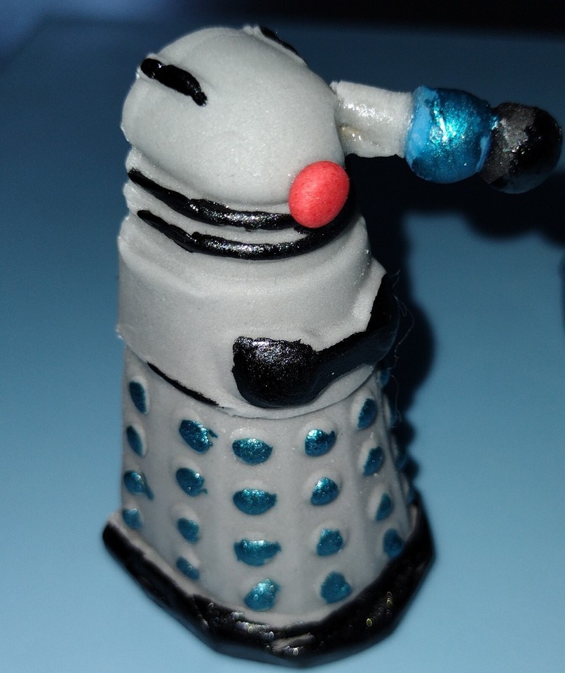 dr who 3d Edible 3 cake topper/Toppers Tardis - 2 Daleks | eBay UK