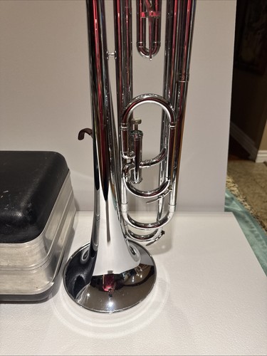 Antique / Vintage Titleist by Getzen baritone musical instrument w ...