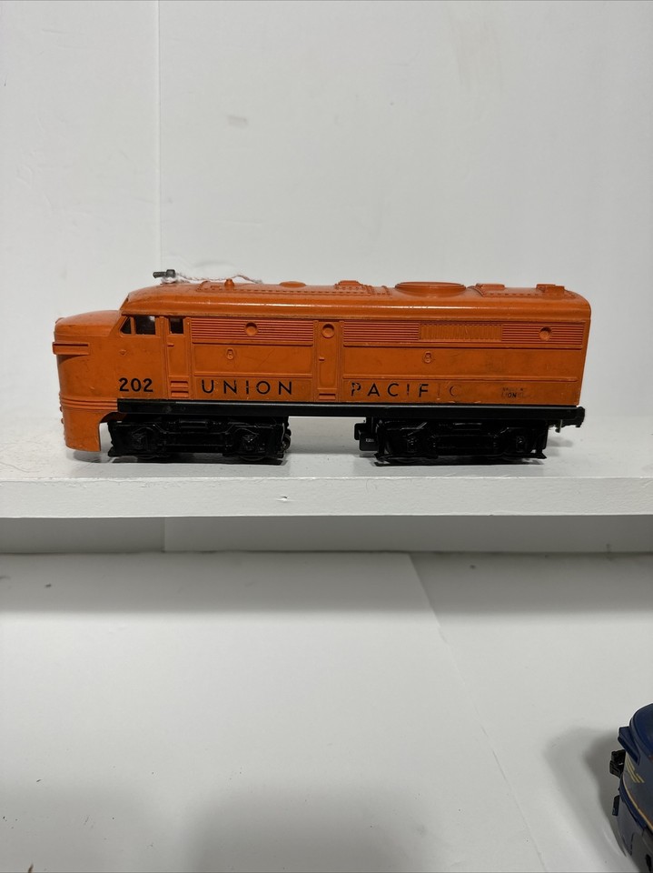 VINTAGE Lionel #202 Union Pacific Alco Diesel Locomotive A Unit. As Is ...