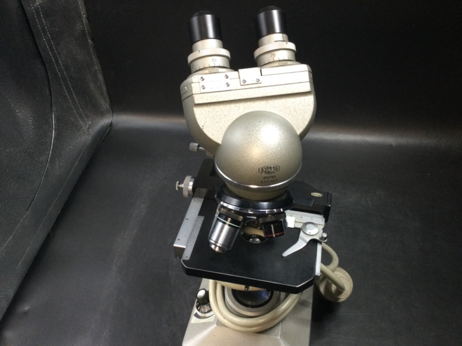 OLYMPUS Japan Binocular Microscope 255201 *Lamp Works!* Rotatable 360 ...
