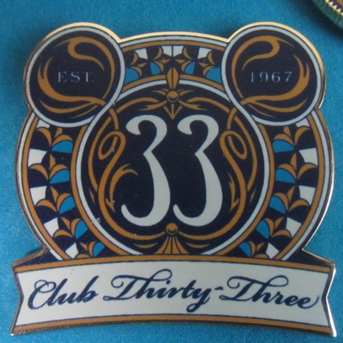 DISNEYLAND CLUB 33 Alfred Collection Logo Pin LE 500 | eBay