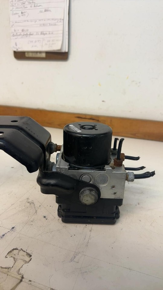 2009-2011 Chevrolet HHR ABS Anti Lock Brake Pump Control Module ...