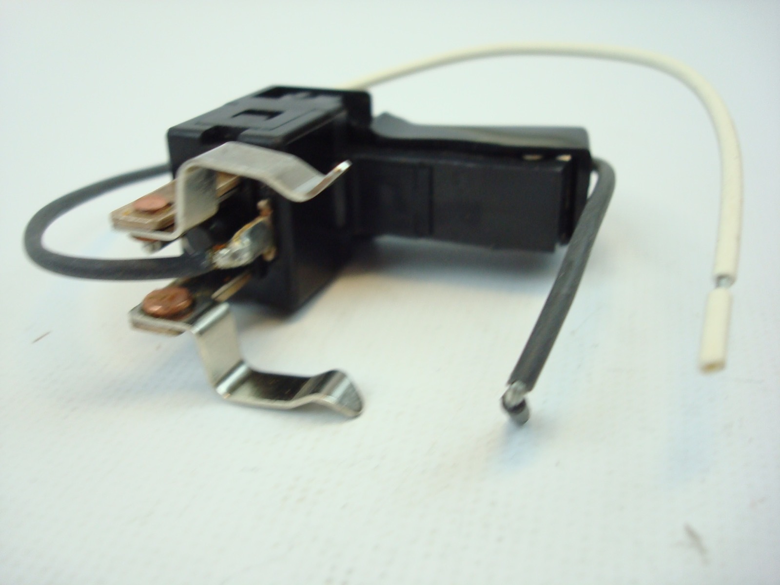 Makita 531043-6 New Genuine Switch for 6010D 6012HD 6002D 8400D DA3000D ...