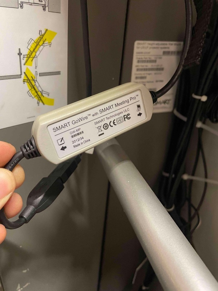 SMARTBOARD 800 DViT - 77in Interactive Whiteboard FSUX Mobile Stand SBA ...