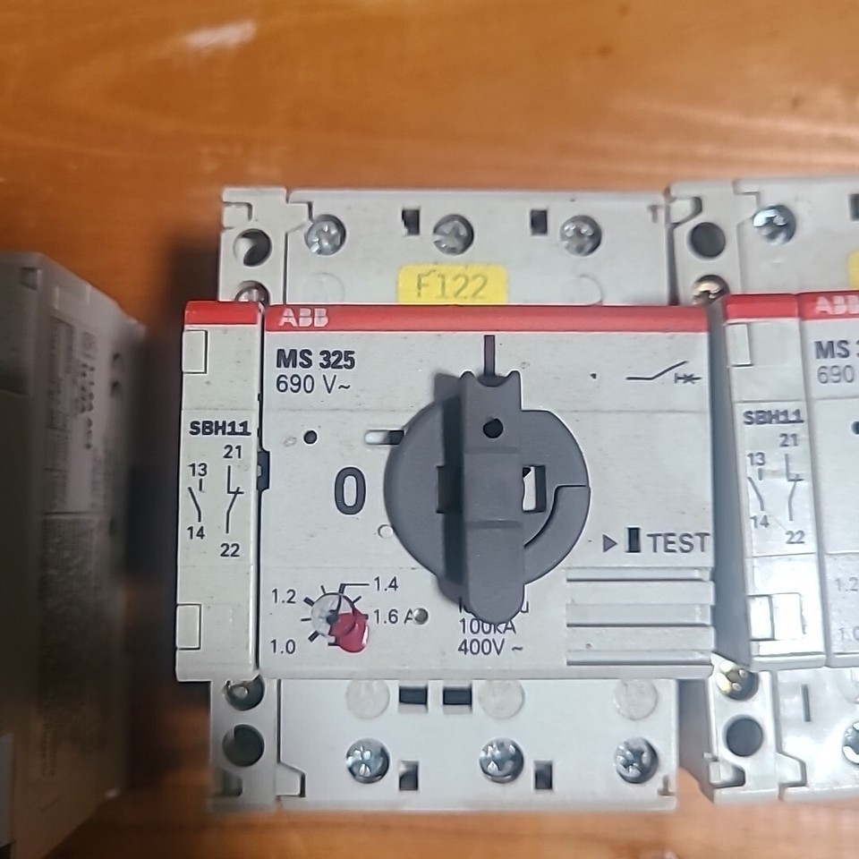 4 pcs ABB MS325 Motorschutzschalter / 690V / 50kA / MS 325- Sold all ...