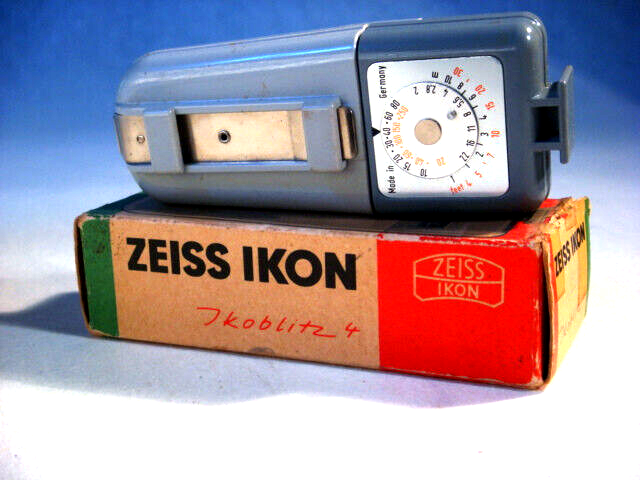 Cool Display Zeiss Ikon Ikoblitz 4 20.2214 Flash Gun Bulb Flash w/ Box ...