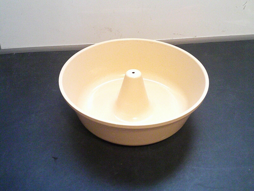 Regal Ware Microwave Melamine 9.5” Bundt Cake Pan Oven and Convection ...