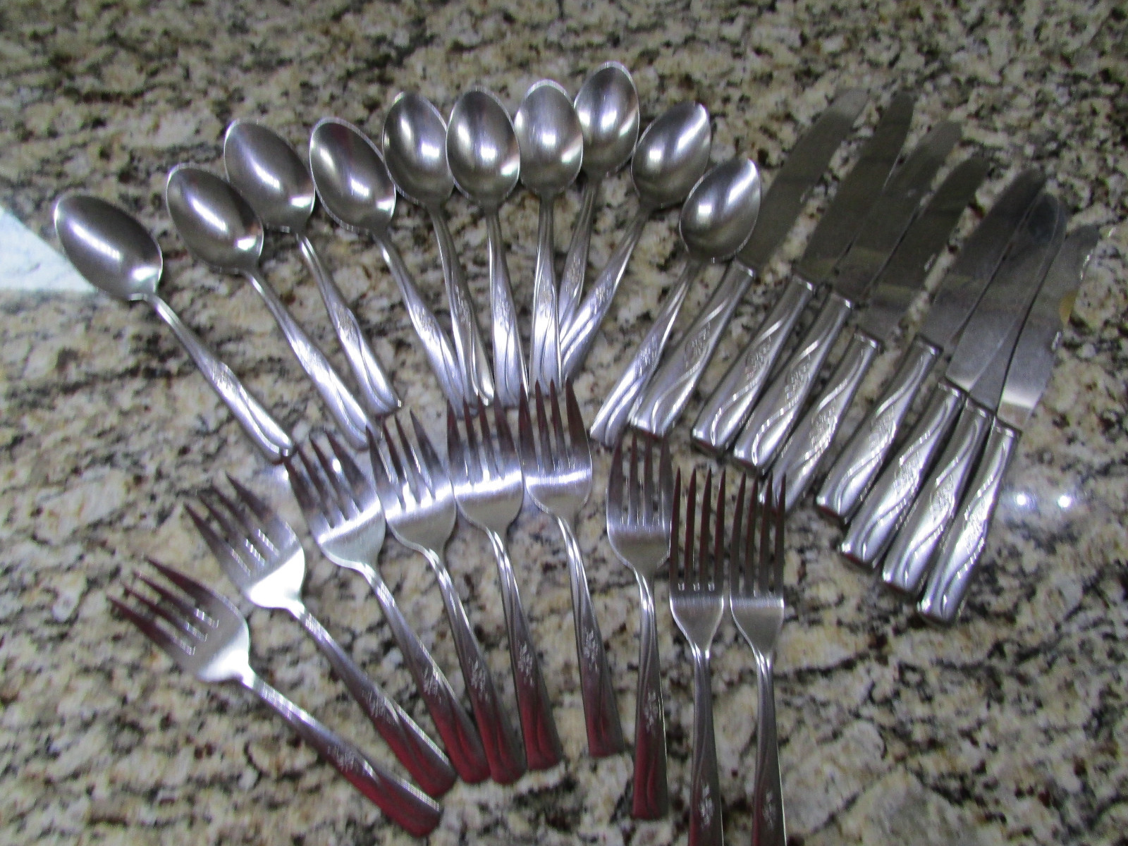 IMPERIAL USA DAISY PATTERN STAINLESS SILVERWARE FLATWARE SET 27 PCE ...