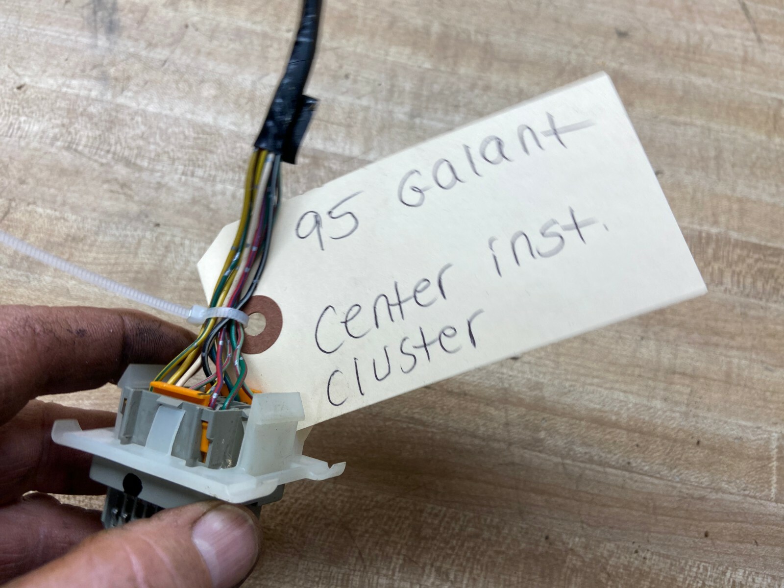 1994-1995 GALANT CENTER GRAY INSTRUMENT CLUSTER WIRING CONNECTOR ...
