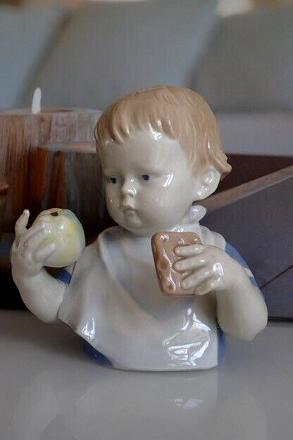 RS Wagner & Apel Porzellan Figur Kinder Büste Kopf Junge mit Apfel GDR ...