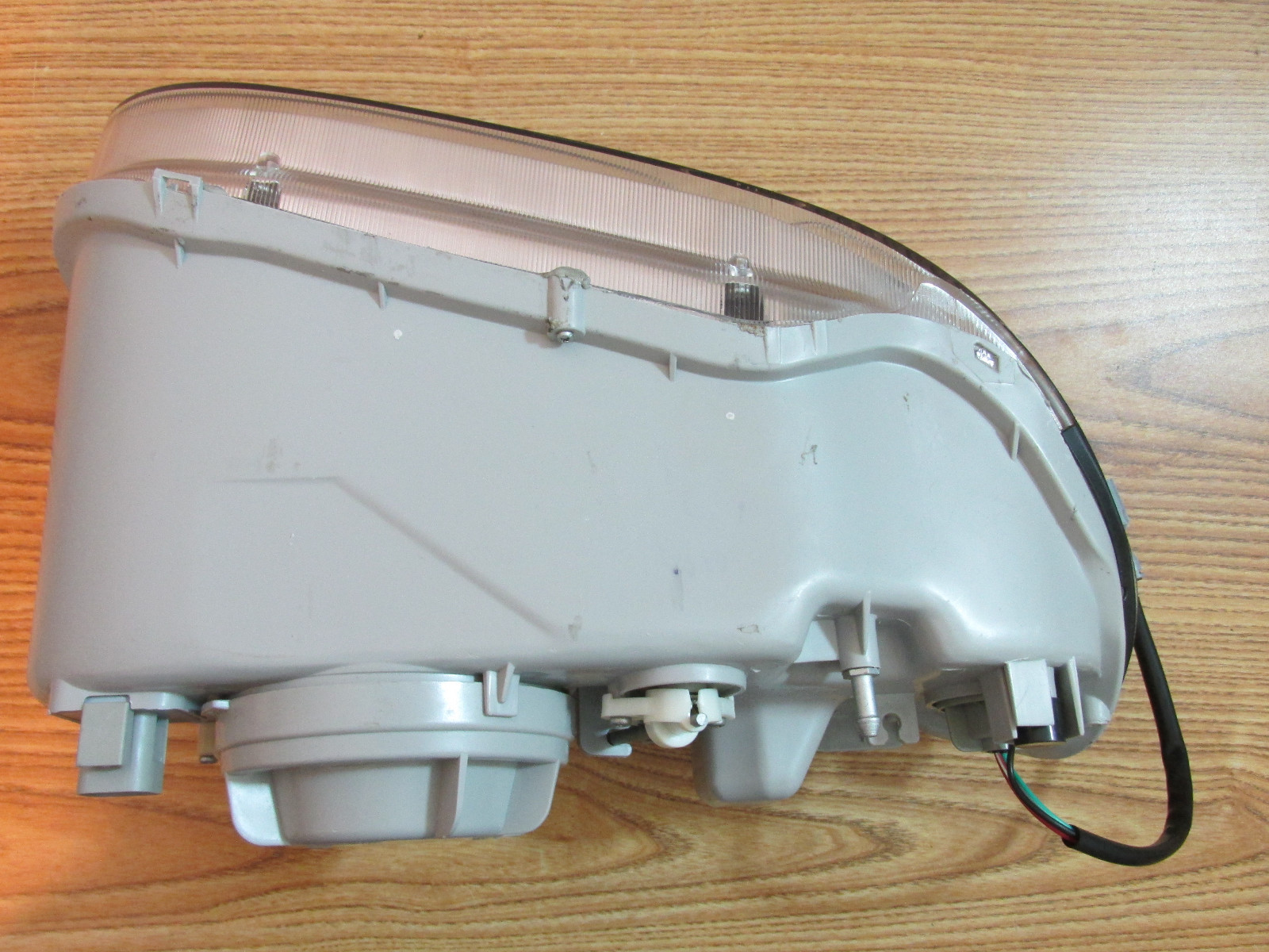 AUTOMOTIVE HEADLAMP SAE HR 97 DOT APP21 VOL HB2 H412V60/55W HB2 #1157 ...