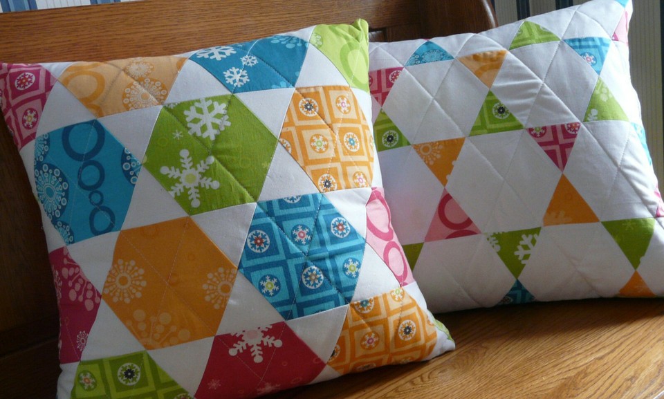 Candy Dish Quilt Pattern ~ Hexagon Pillows ~ uses Jaybird Hex N More ...