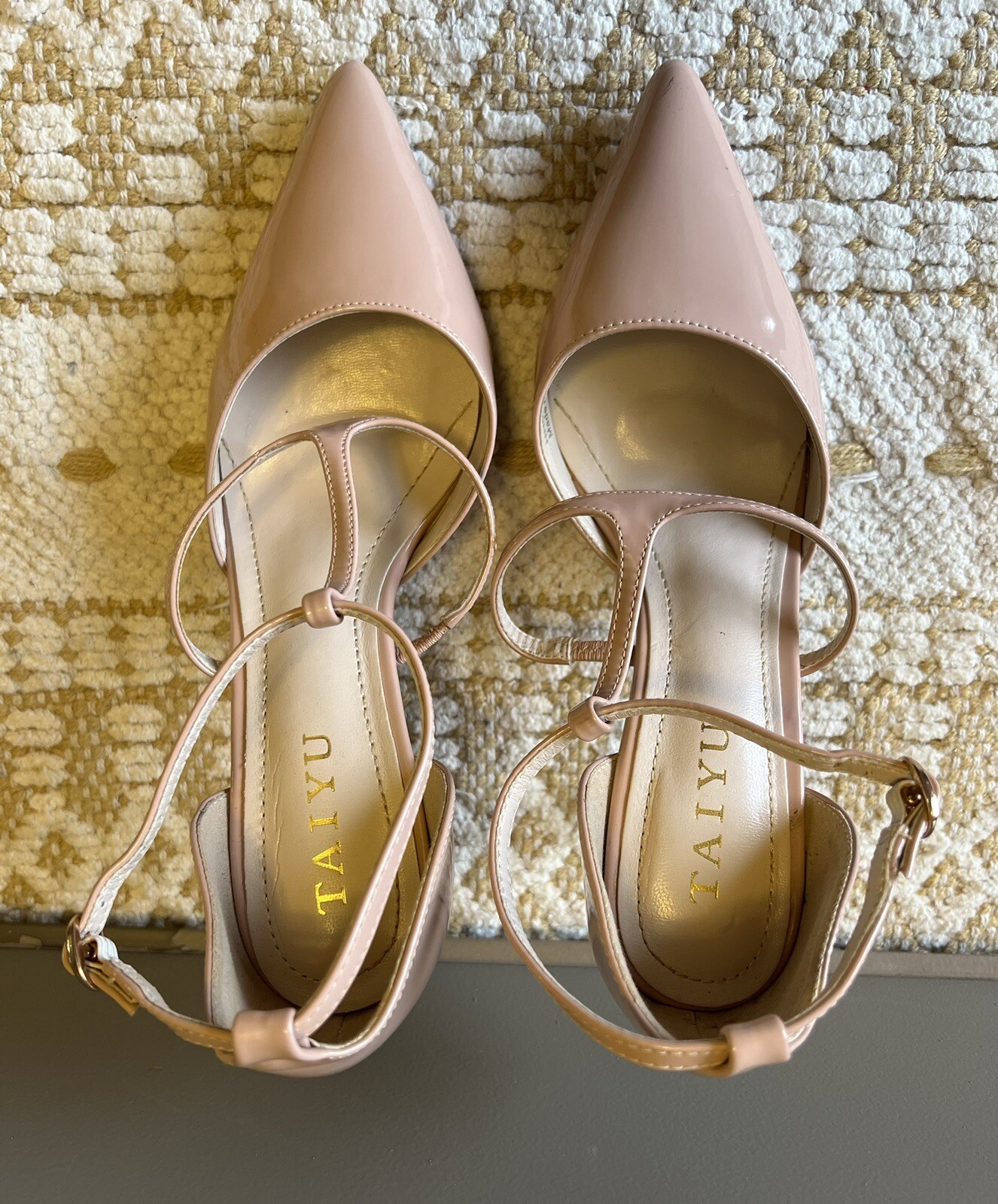 Beautiful Women Beige High Heels Sandals Size 7 - Gem