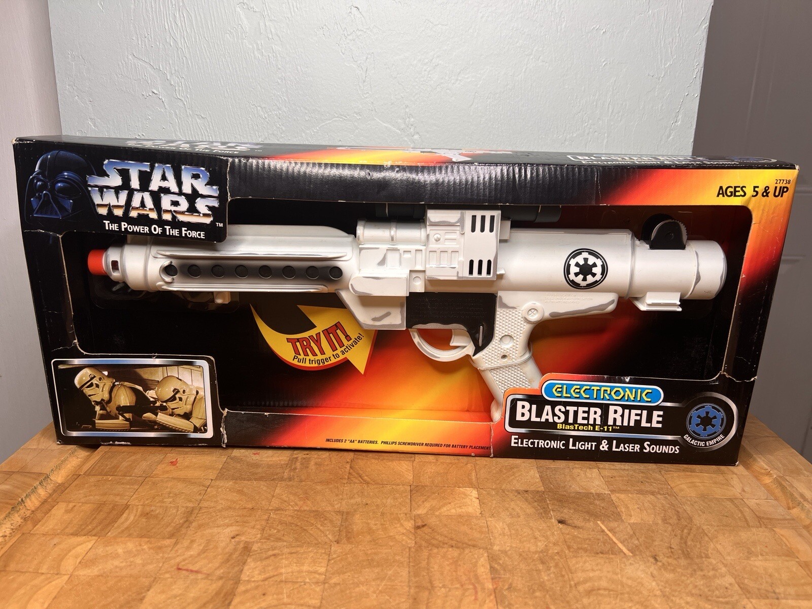 Star Wars Electronic Blaster Rifle BlasTech E-11 Power of The Force ...