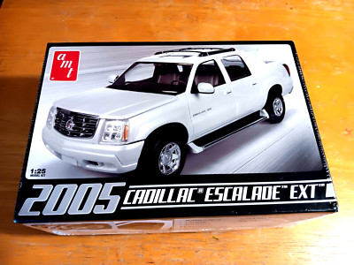 2020 AMT Model 2005 CADILLAC ESCALADE EXT Kit #AMT-680 | eBay