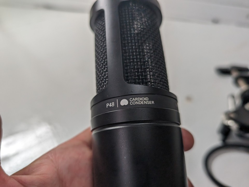 Audio-Technica AT2020 XLR + Steinberg UR22 mkii + Neewer desk mount ...