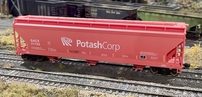 Ho Scale Accurail 3 Bay Covered Hopper Potash | eBay