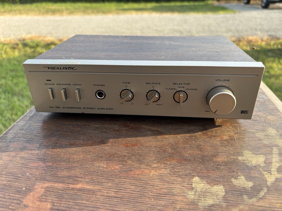 Vintage Realistic SA-150 Stereo Amplifier RadioShack 31-1955. Powers ON ...