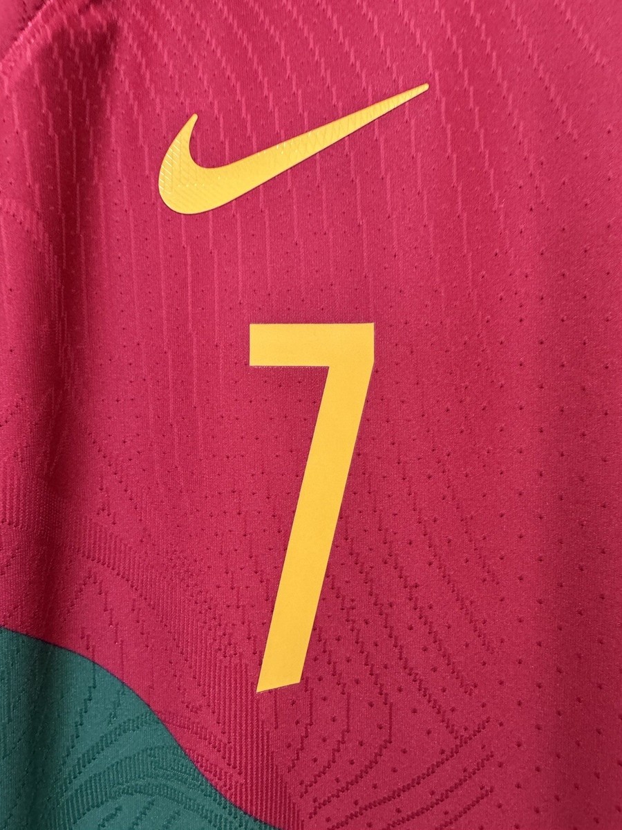 Cristiano Ronaldo #7 Mens LARGE Nike Portugal Authentic Cristiano Ronaldo #7 Mens LARGE Nike Portugal Authentic