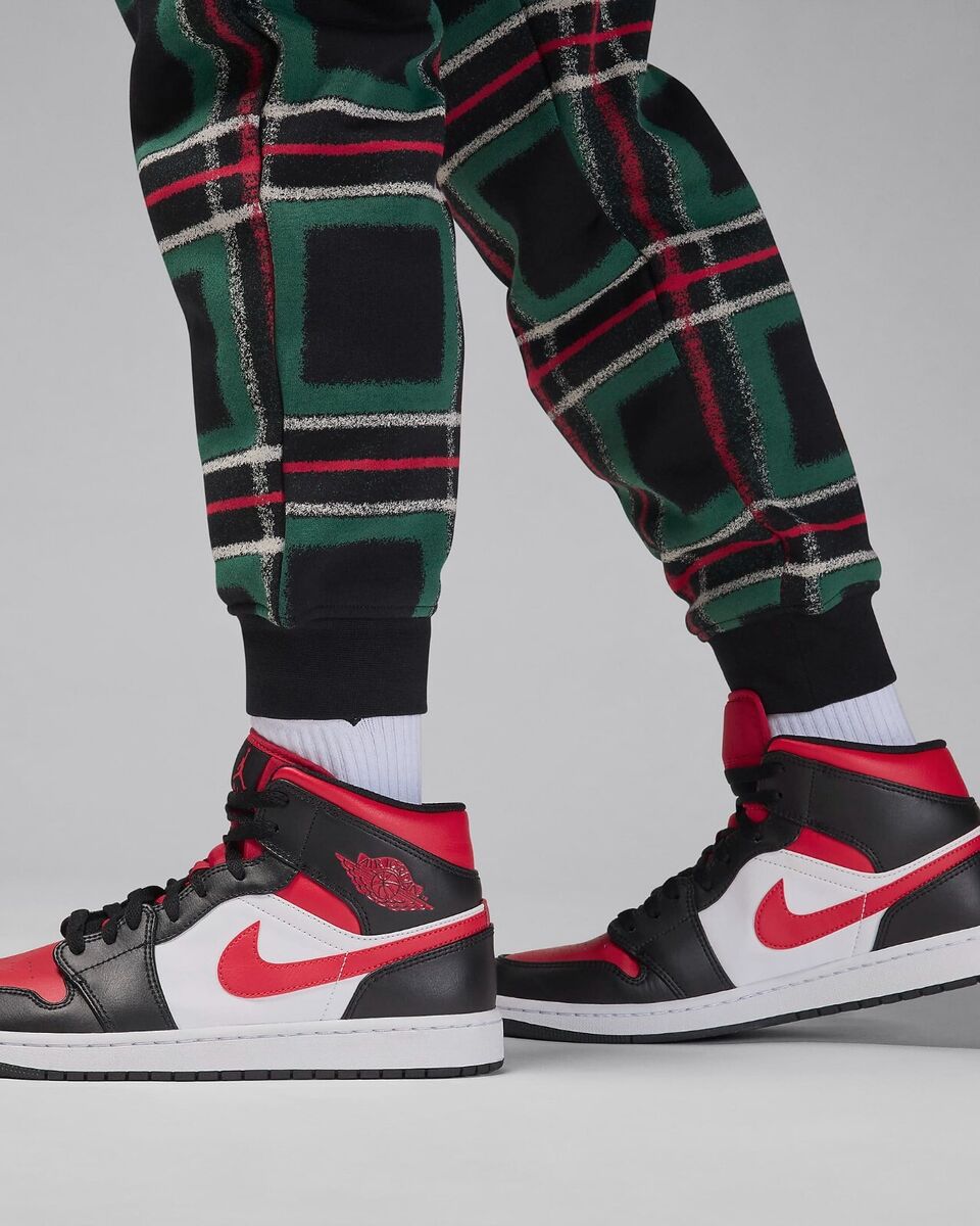 Nike Air Jordan Sweatpants Joggers Plaid FV7462-010 $80 Nike Air Jordan Sweatpants Joggers Plaid FV7462-010 $80