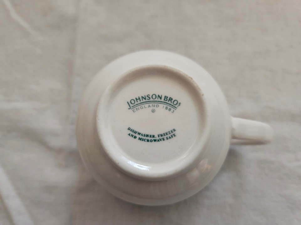 JOHNSON BROTHERS BLUE WILLOW TEA POT SET FOR 4 "1883 GREEN STAMP ...