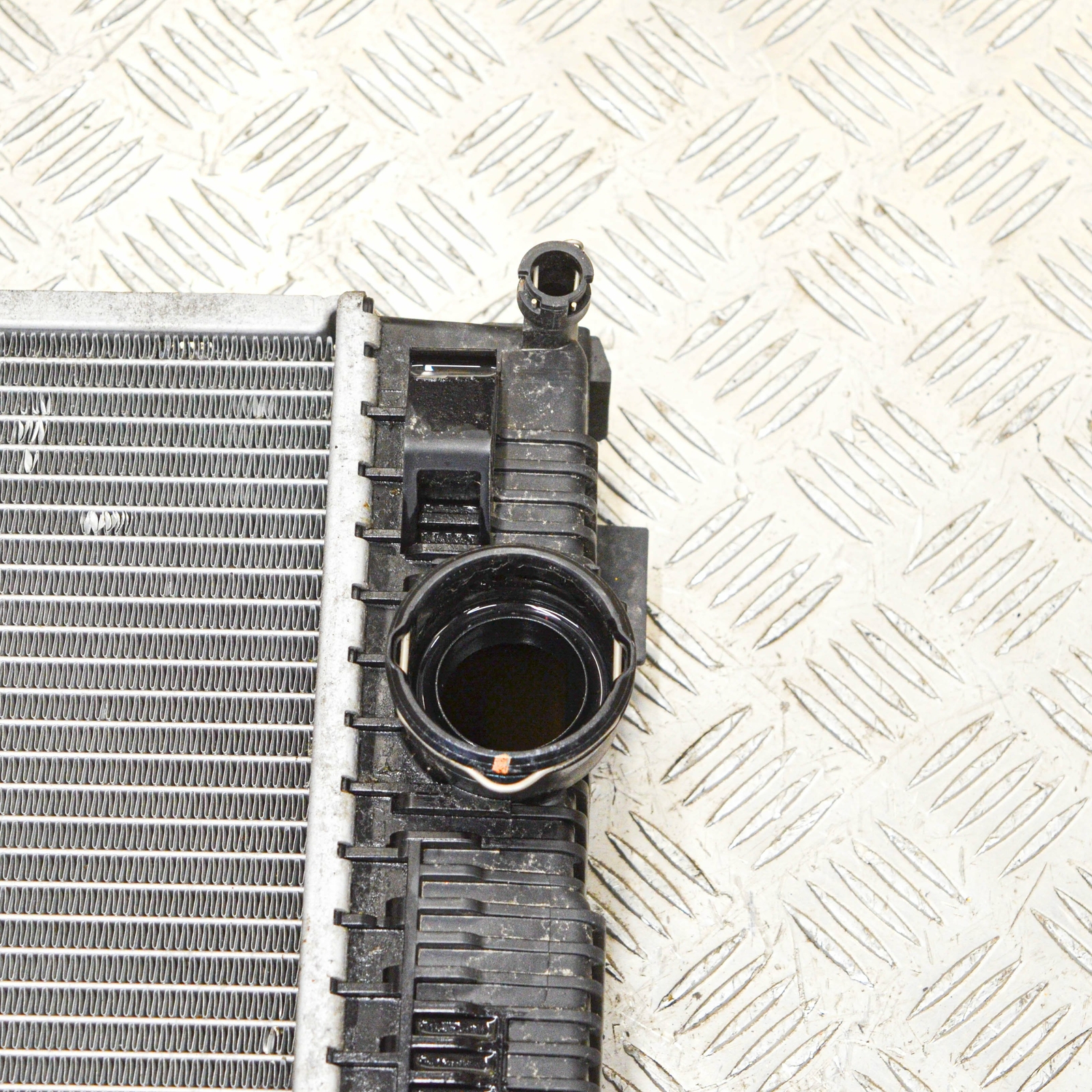 MERCEDES-BENZ Cabrio A207 E 350 Cooler Radiator A2045003703 3.0d 195kw ...