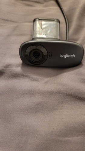 LOGITECH 720P WEBCAM W/ BONUS EARBUDS, SD-USB CARD READERS/HUBS | eBay