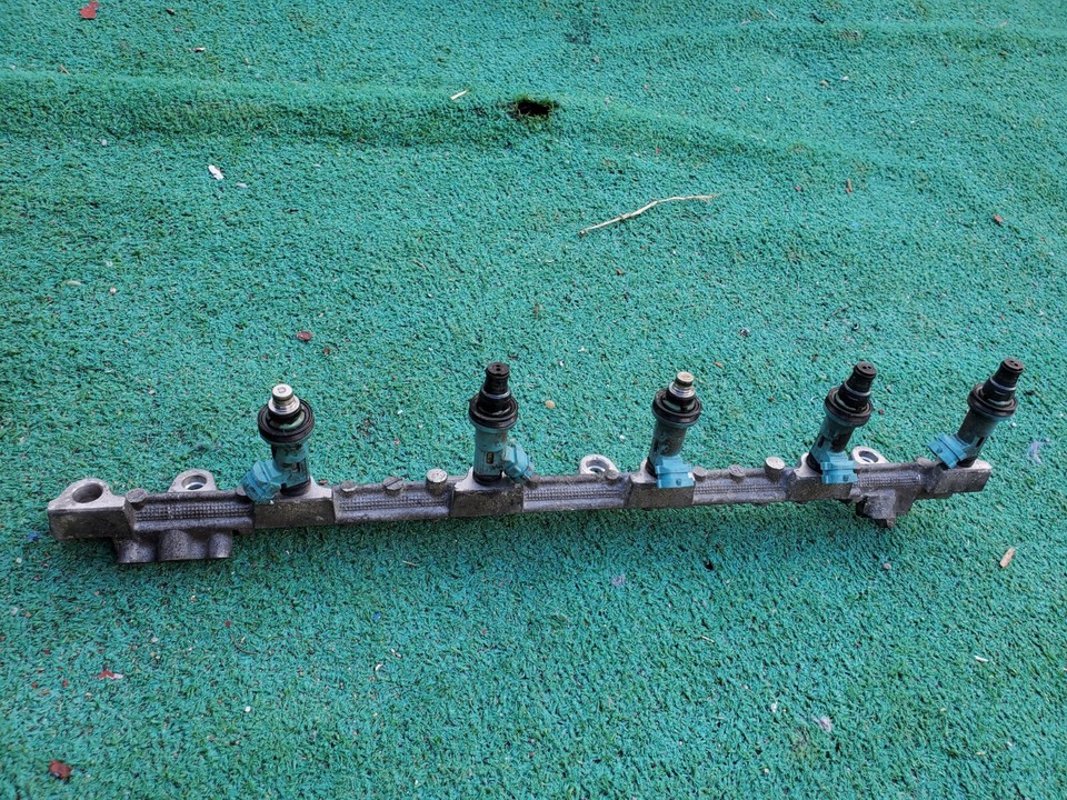01-05 Lexus Is300 Fuel Rail W/ Injectors 23807-46030 23209-46090 Oem | eBay