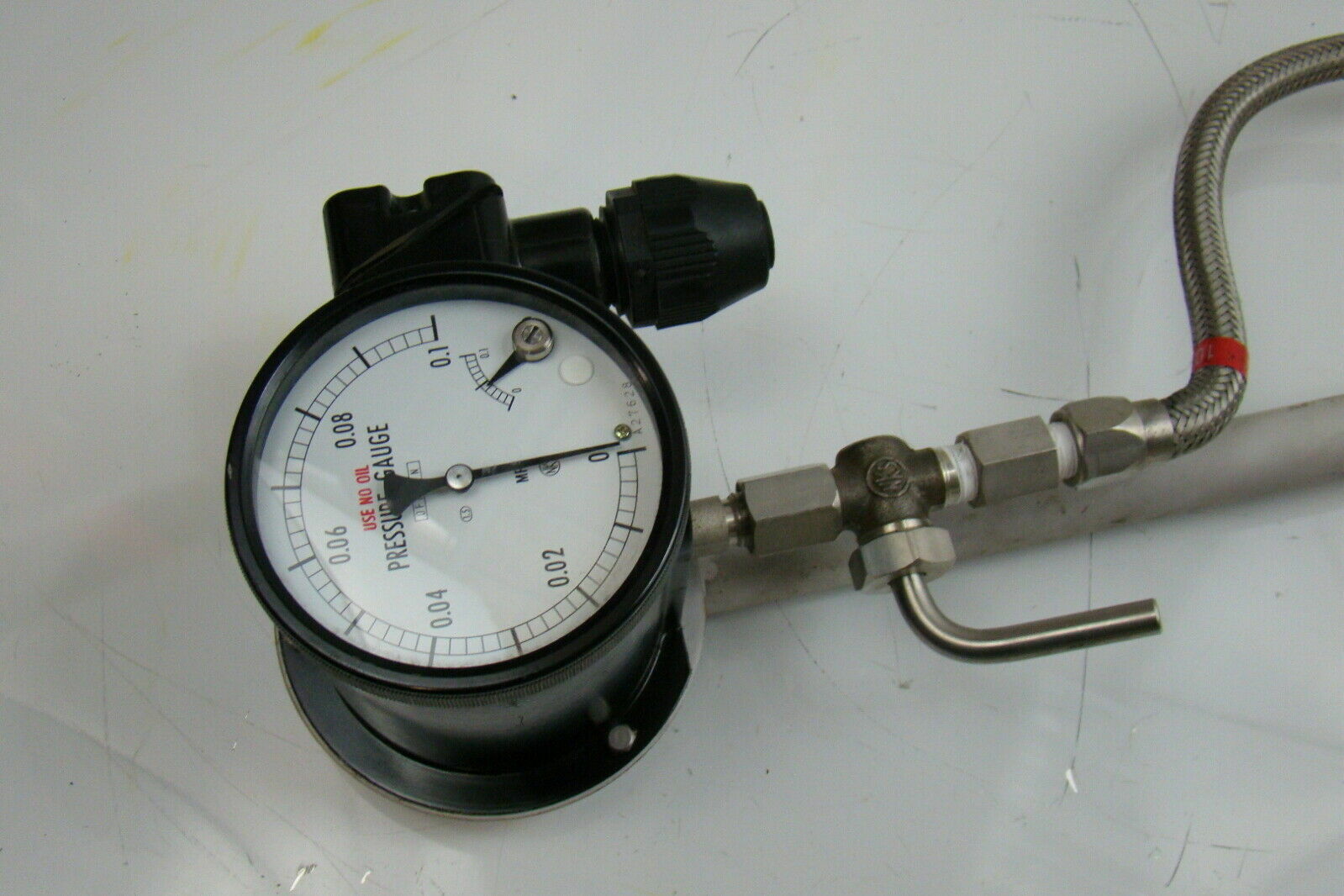 0-0.1 MPa Pressure Gauge Manometer Pole Mounted Assembly | eBay