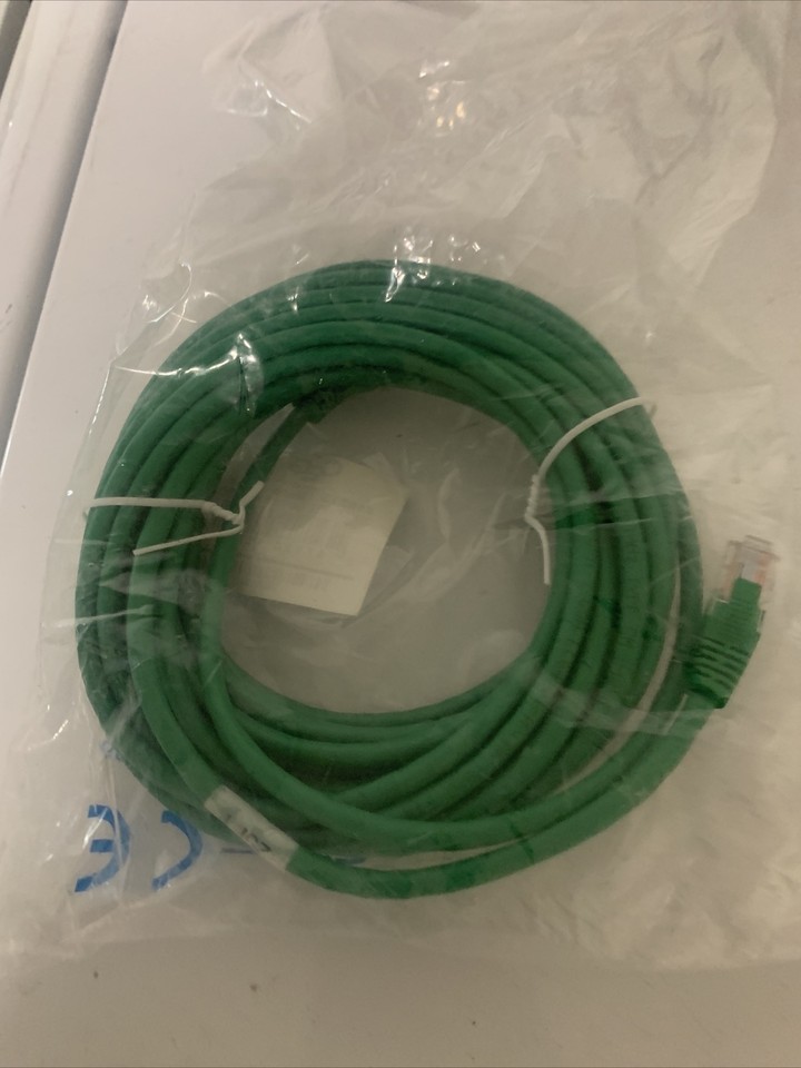 StarTech.com Cat5e Ethernet Cable - 25 ft - Green- Patch Cable ...